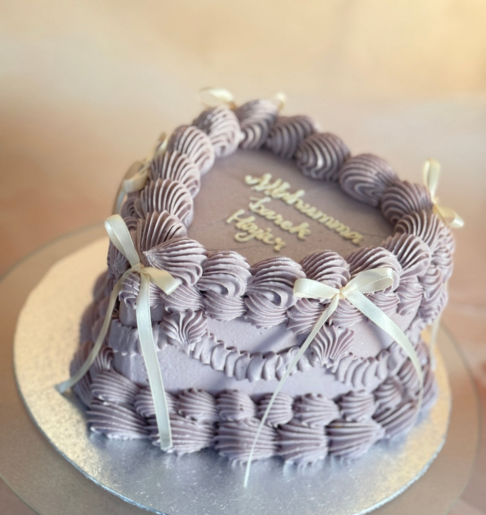 Ribbon Piped Heart Cake – Chigwell, Leyton & Upton Park Delivery - Cake Trays